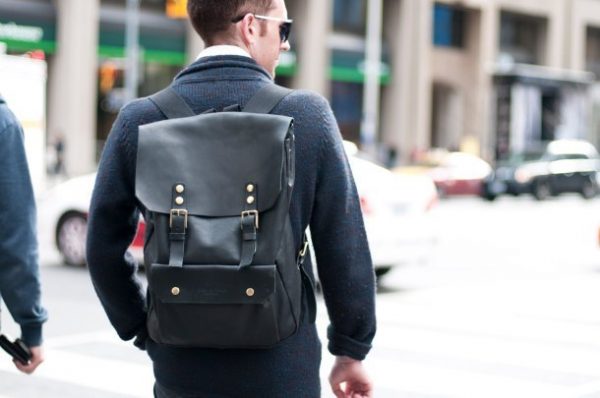 Mochilas masculinas estilosas em alta