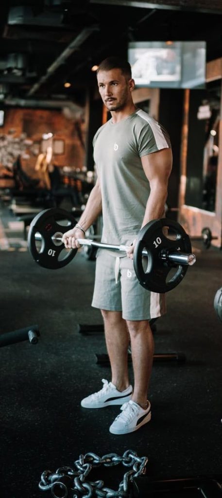 Estilo para academia. Dicas de roupas masculinas para seu treino.